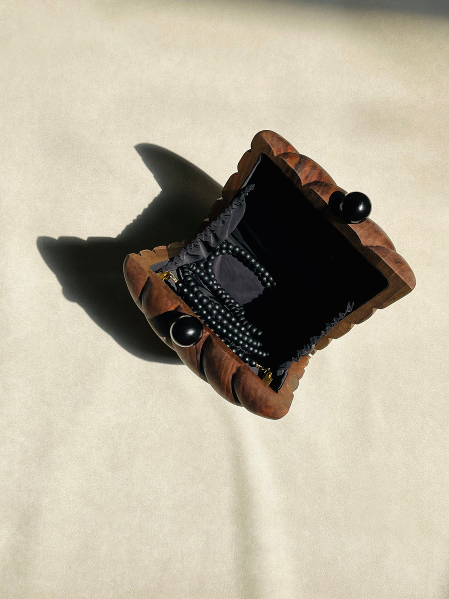 FLUTED BAG IN WALNUT WOOD – SPOLIÂ